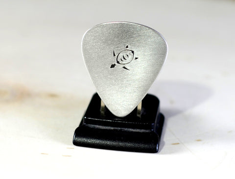 Sea turtle guitar pick handmade in aluminum – Nici's Picks