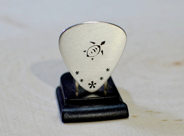Sterling silver guitar pick with sea turtle – Nici's Picks